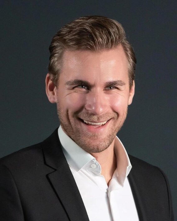 Professionals | Contact | Occhio